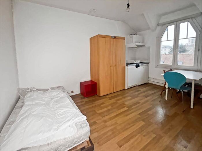 Appartement à louer - Centre Ville, Reims - 1 pièce