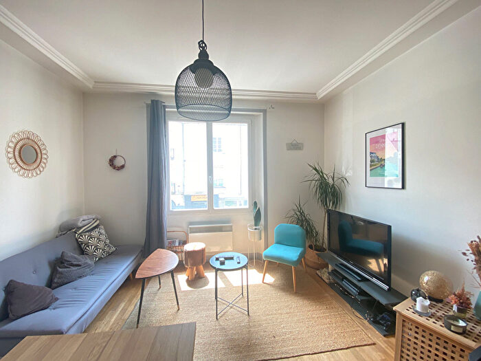 Appartement à louer - Quartiers Centre, Saint-Hélier, Gare - 2 pièces - 1 chambre