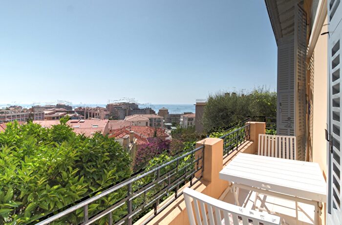 Maison à vendre - Cap-dAil - 8 pièces - 6 chambres