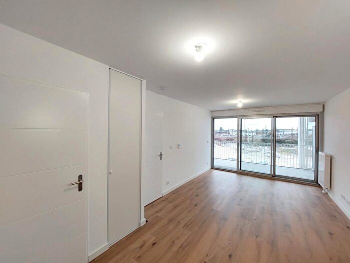 Appartement à louer - Fleury-les-Aubrais, Gare, Bannier, Bustière, Dessaux - 2 pièces - 1 chambre