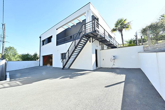 Maison à vendre - Saintes, Bellevue, La Grange, Les Boiffiers - 5 pièces - 3 chambres