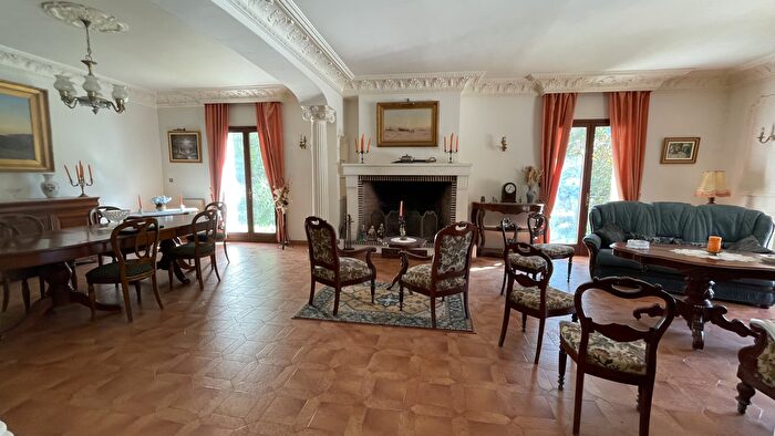 Maison à vendre - Auriol - 6 pièces - 5 chambres