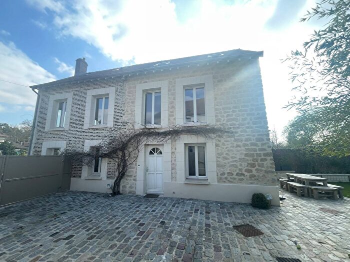 Maison à louer - Coye-la-Forêt - 5 pièces - 3 chambres