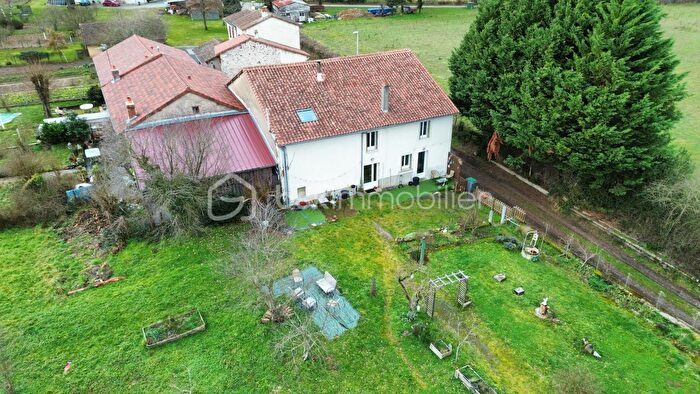 Maison à vendre - Blanzac - 8 pièces - 7 chambres