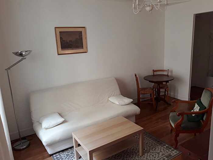 Appartement à louer - Paris e , Chaillot - 2 pièces - 1 chambre