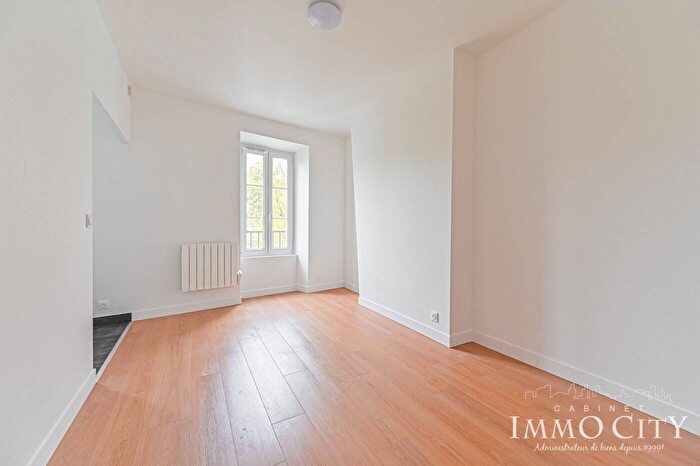 Appartement à louer - Plaine, Paris ème arrondissement - 2 pièces - 1 chambre
