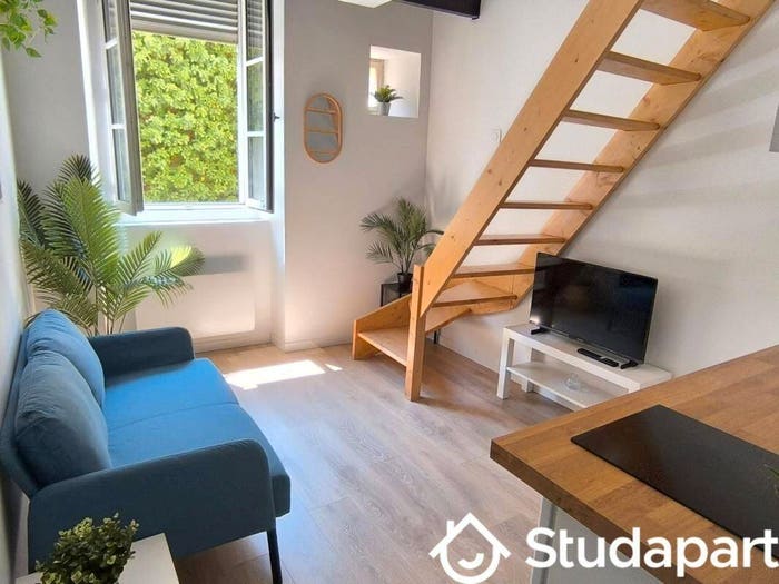Arènes, Nîmes : Appartement 2 pièces à louer