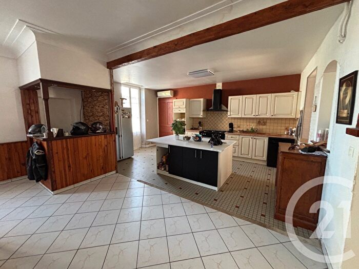 Maison à vendre - Scorbé-Clairvaux - 6 pièces - 3 chambres