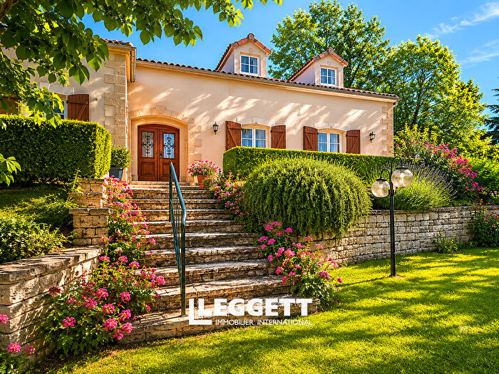 Maison 8 pièces à vendre à Ruffec