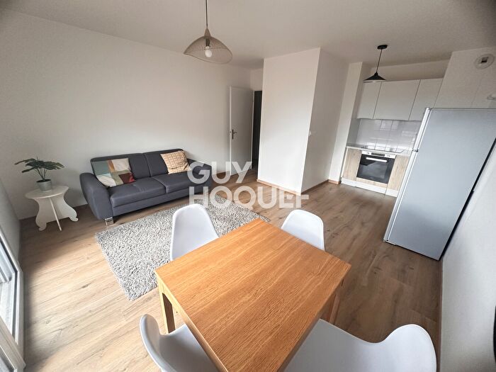 Appartement à louer - Villiers-sur-Marne, Centre-ville - 2 pièces - 1 chambre