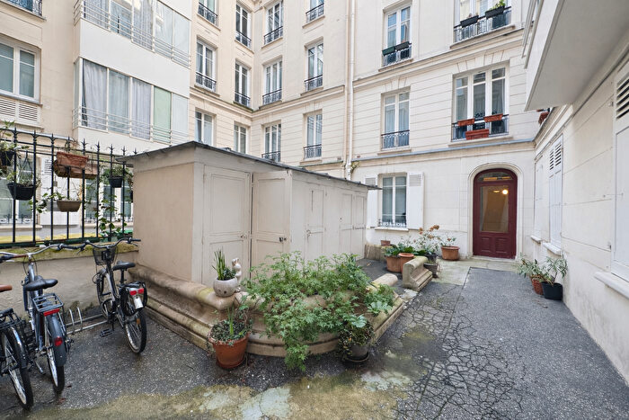 Appartement à vendre - Paris e , Passy, Maison de la Radio, Muette-Sud - 2 pièces - 1 chambre