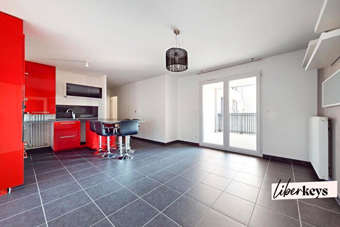 Appartement à vendre - Genas - 4 pièces - 3 chambres