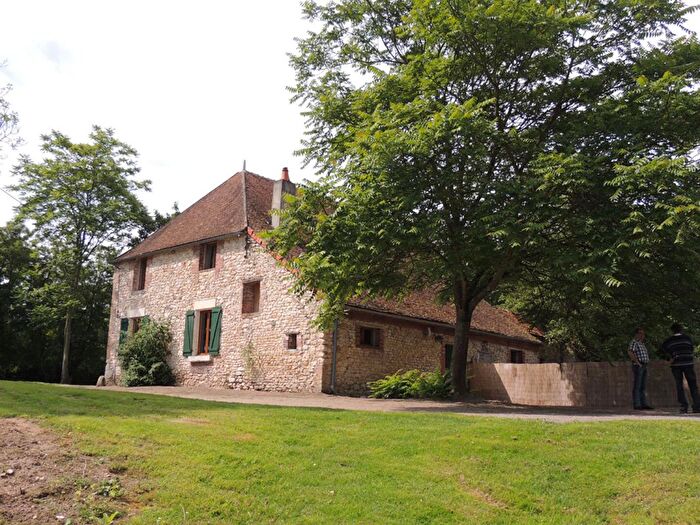 Maison à vendre - Myennes - 8 pièces - 6 chambres