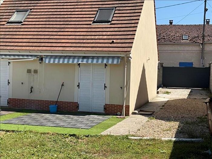 Maison à louer - Mouy - 4 pièces - 3 chambres