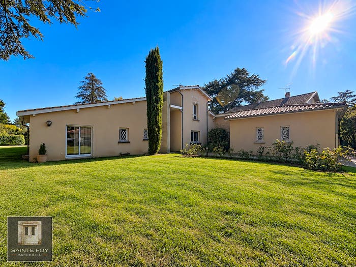 Tassin-la-Demi-Lune, Montpinot, Le Bourg : Maison 6 pièces à vendre
