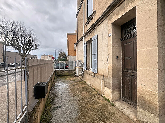 Maison à louer - Châteaurenard, Centre-ville - 5 pièces - 3 chambres