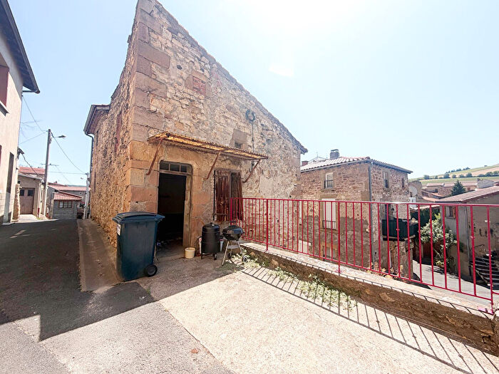 Sauvagnat-Sainte-Marthe : Maison 3 pièces à vendre