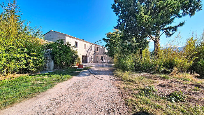 Maison à vendre - Cheval-Blanc - 7 pièces - 4 chambres