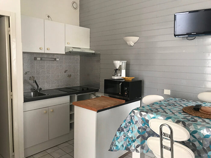 Appartement à louer - La Rochelle, Centre-ville, Vieux-port, Marché - 1 pièce