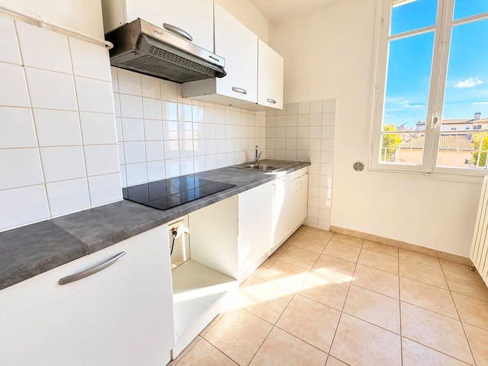 Fleurs-Gambetta, Nice : Appartement 3 pièces à louer