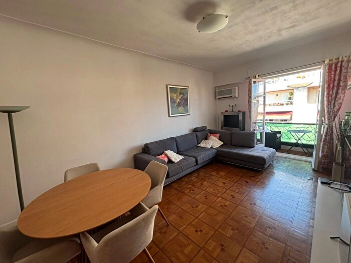Nice, Centre-ville : Appartement 3 pièces à vendre
