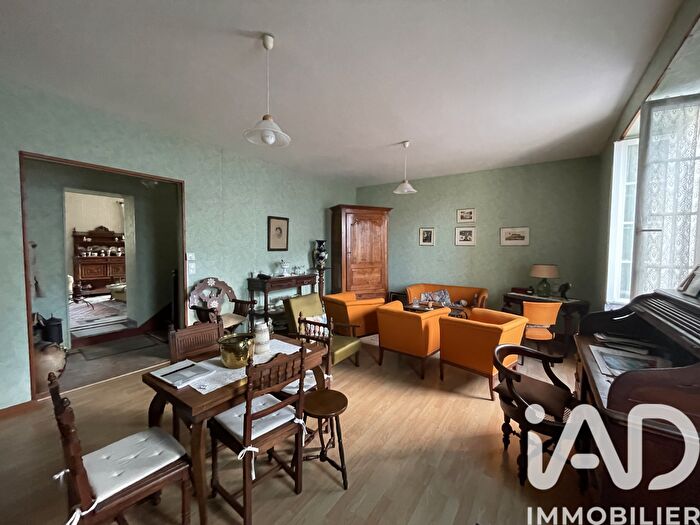 Maison à vendre - Barbezieux-Saint-Hilaire - 6 pièces - 4 chambres