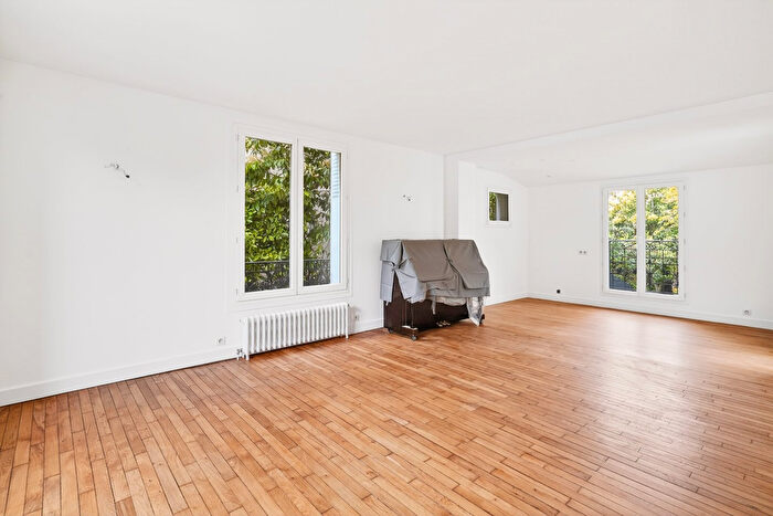 Maison à louer - Clamart, Gare - 7 pièces - 4 chambres