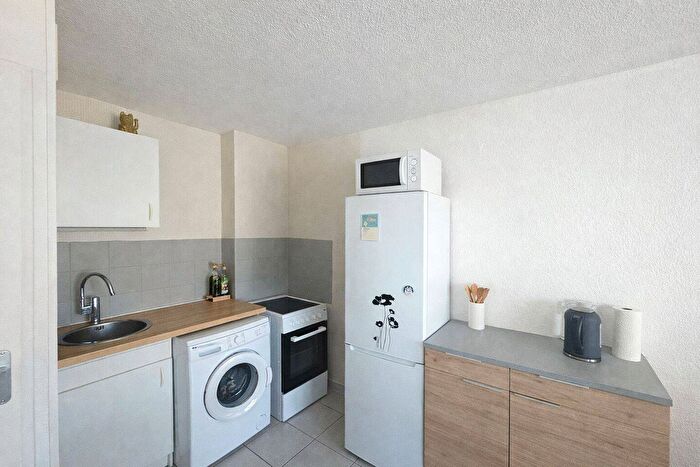 Appartement à louer - Croix Blanche-Près de Brou-Alagnier-Dîmes-Sardières, Bourg-en-Bresse - 2 pièces - 1 chambre