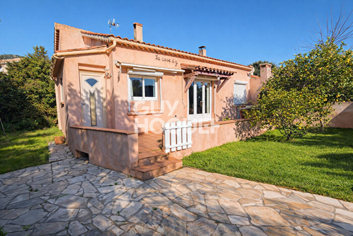 Maison à vendre - Cavalaire-sur-Mer, Centre-ville - 5 pièces - 3 chambres