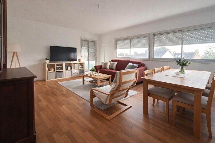 Appartement à vendre - Ploumagoar - 5 pièces - 3 chambres