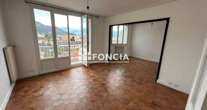 Appartement 3 pièces à Fontaine, à louer