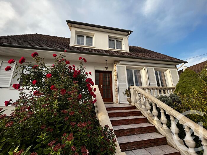 Maison à louer - Chartres, Rechèvres - 6 pièces - 5 chambres