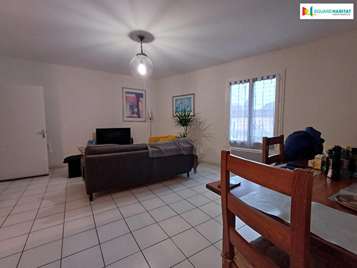 Appartement à louer - Condom - 3 pièces - 2 chambres