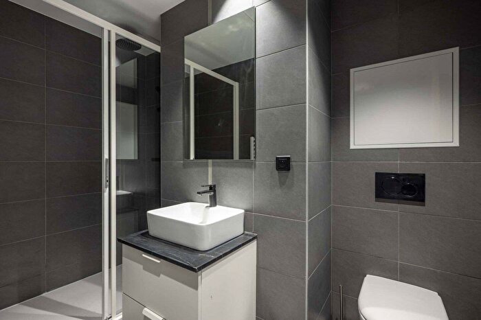 Appartement à louer - Epinettes-Bessières, Paris ème arrondissement - 1 pièce