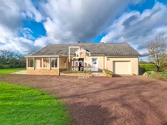Maison à louer - Évron - 3 pièces - 2 chambres