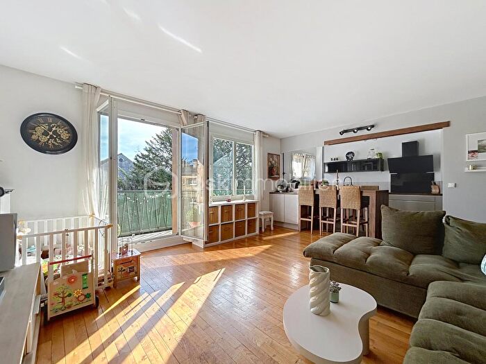 Appartement à vendre - Corbeil-Essonnes, Centre-ville - 5 pièces - 3 chambres