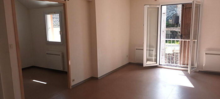 Appartement à louer - Villefranche-de-Panat - 4 pièces - 3 chambres