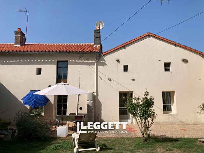 Maison à vendre - Payroux - 7 pièces - 4 chambres