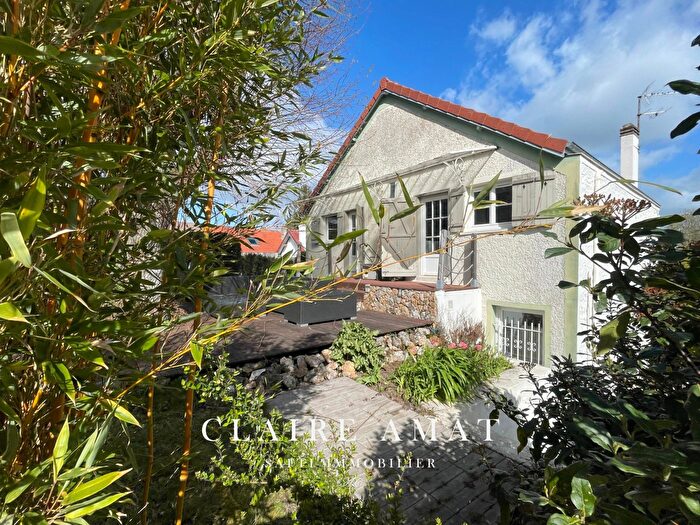 Maison à vendre - Montfort-lAmaury - 6 pièces - 4 chambres