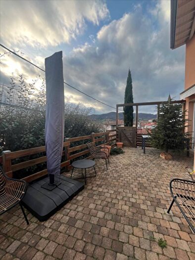 Maison à louer - Vaugneray - 5 pièces - 4 chambres