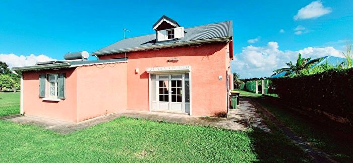 Sainte-Rose : Maison 4 pièces à louer