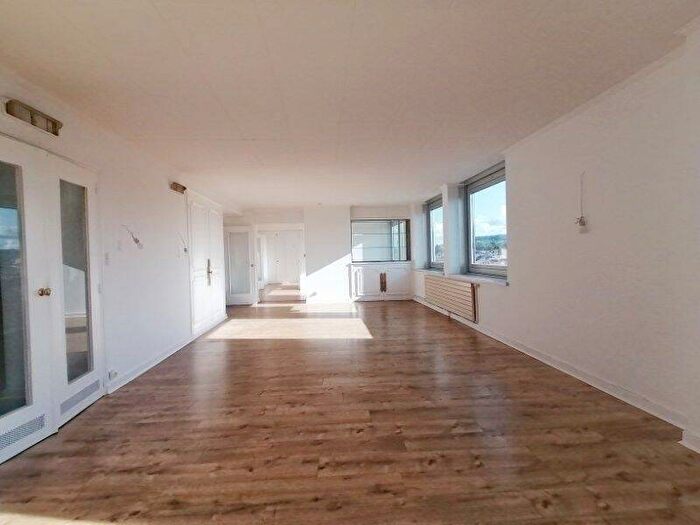 Centre Ville-Charles III, Nancy : Appartement 6 pièces à louer