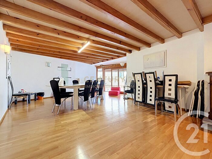 Maison 5 pièces à Bourgoin-Jallieu, Centre-ville, Pont Saint-Michel, à louer