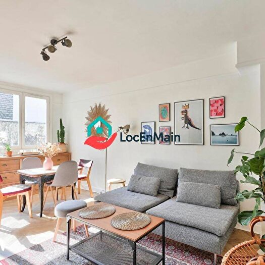 Appartement à louer - Patay-Masséna, Paris ème arrondissement - 3 pièces - 2 chambres