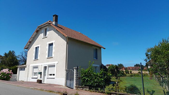 Maison à vendre - Saint-Priest-les-Fougères - 6 pièces - 3 chambres