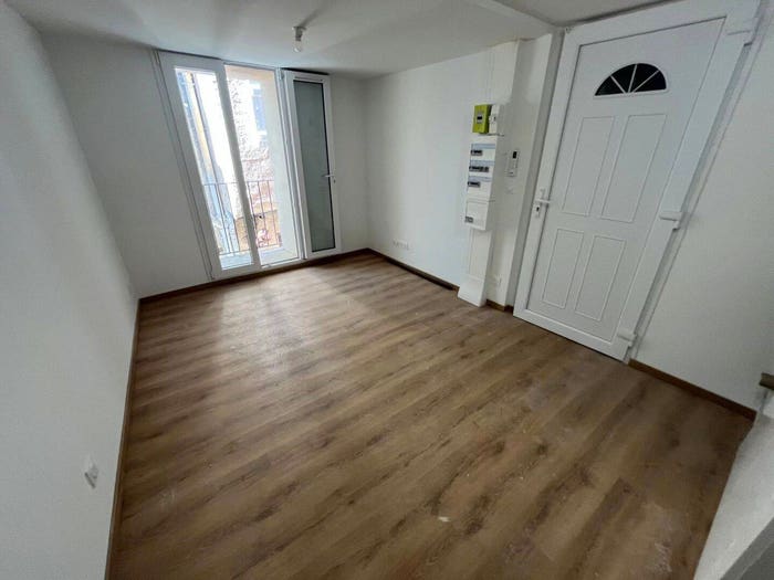 Appartement 1 pièce à Puget-Théniers, à louer