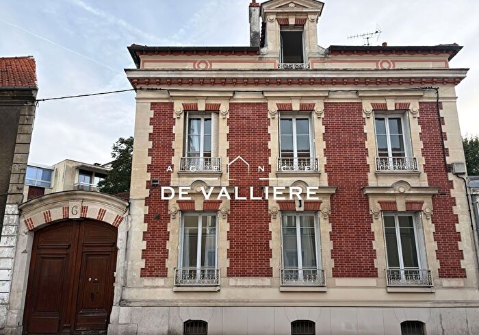 Maison à vendre - Nanterre, Centre-ville - 8 pièces - 6 chambres