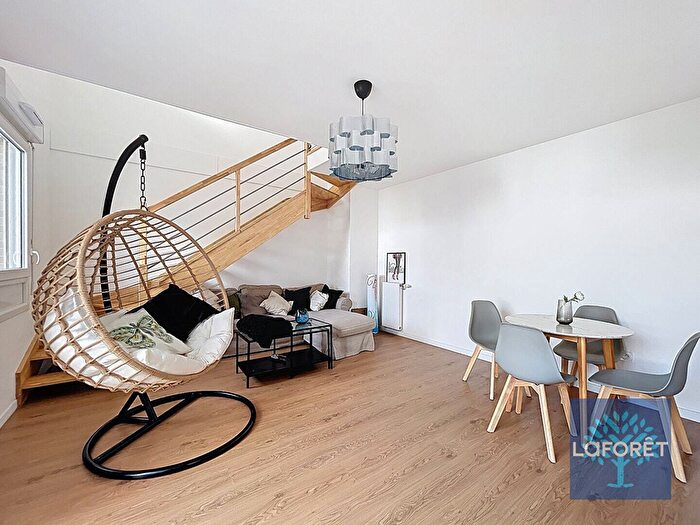 Appartement à louer - Cité Artisanale-Chauffours, Cergy - 2 pièces - 1 chambre