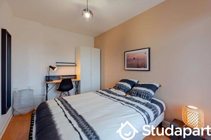 Appartement à louer - Francisco-Vern-Poterie, Rennes - 1 pièce - 3 chambres