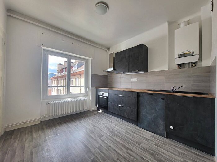 Appartement à louer - Centre Ville, St Die des Vosges - 3 pièces - 2 chambres